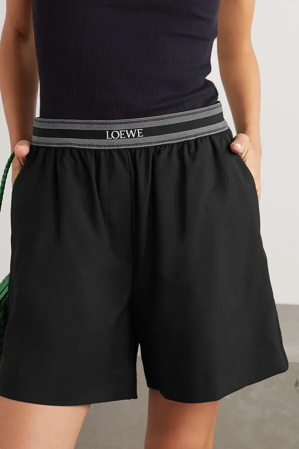 LOEWE Black Wool Tailored Shorts ハーフパンツ Loewe Embroidered Wool Shorts In Black - 50% Off | Editorialist