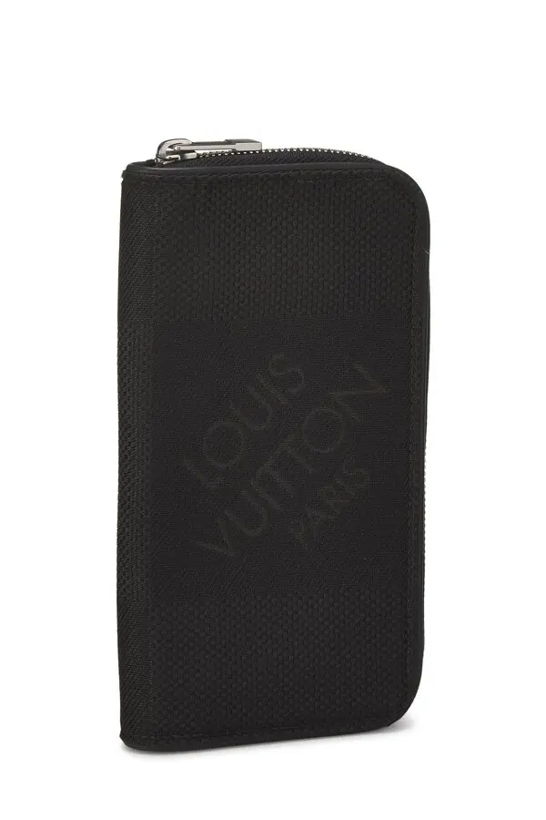 LOUIS VUITTON Damier Geant Zippy - Black