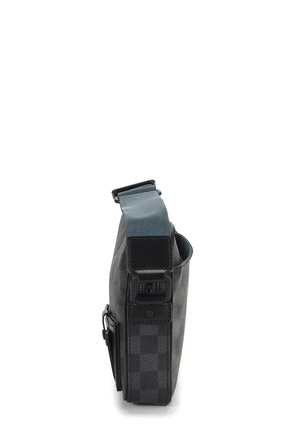 LOUIS VUITTON Damier Graphite Alpha Messenger