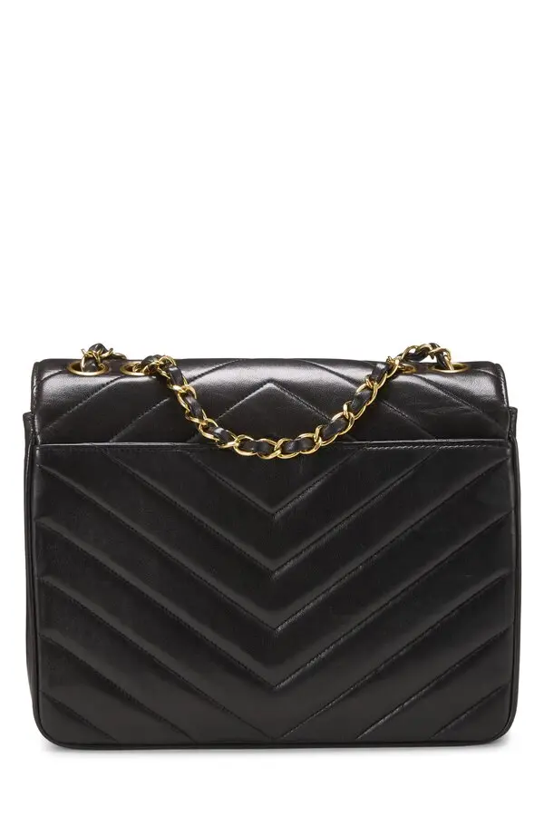 Chanel Lambskin Chevron Envelope Flap Bag - Black