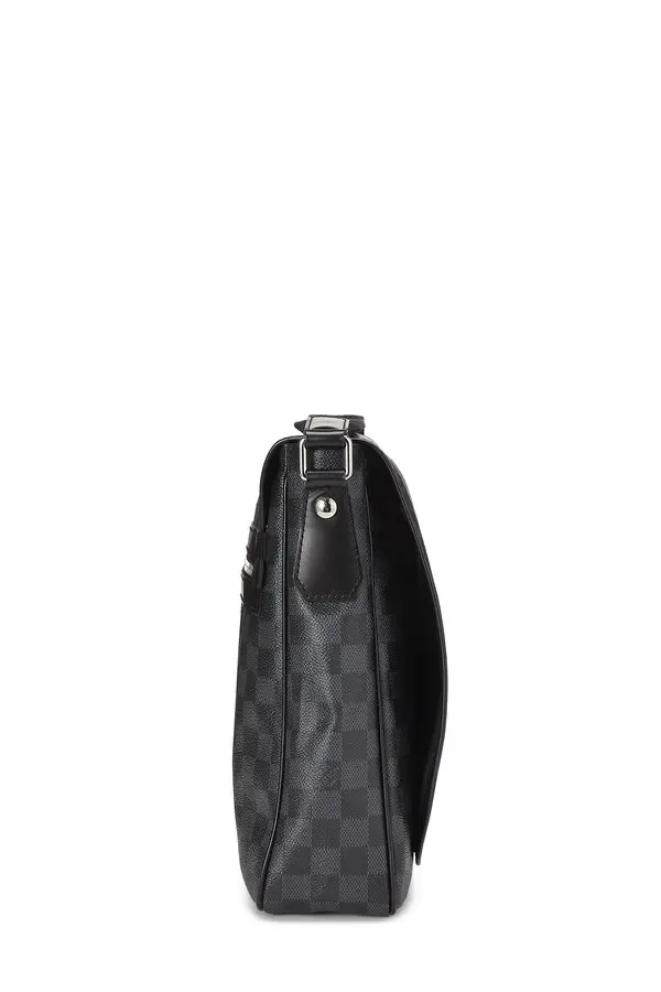 LOUIS VUITTON Damier Graphite Daniel
