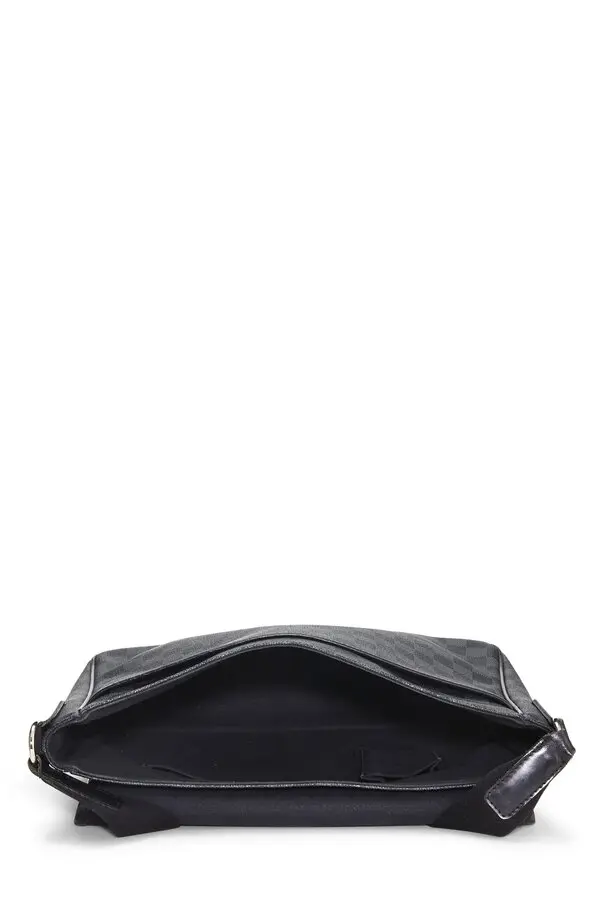 LOUIS VUITTON Damier Graphite Daniel Messenger Bag - Black