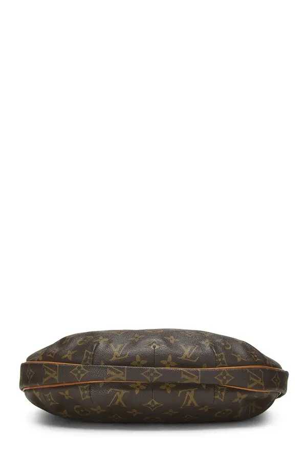 LOUIS VUITTON Monogram Canvas Croissant