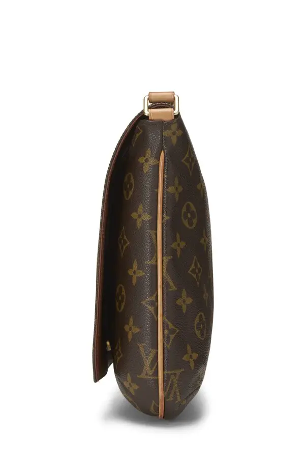LOUIS VUITTON Monogram Canvas Musette Salsa