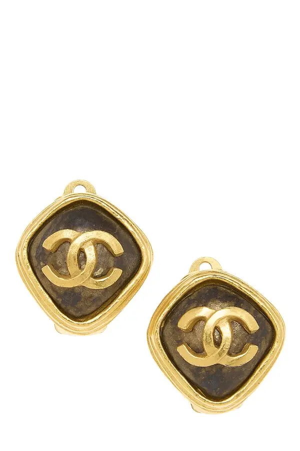 Chanel Interlocking Cc Diamond Silhouette Clip On Earrings - Gold