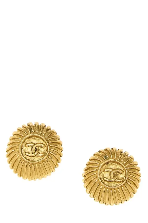 Chanel Cc Button Earrings - Gold