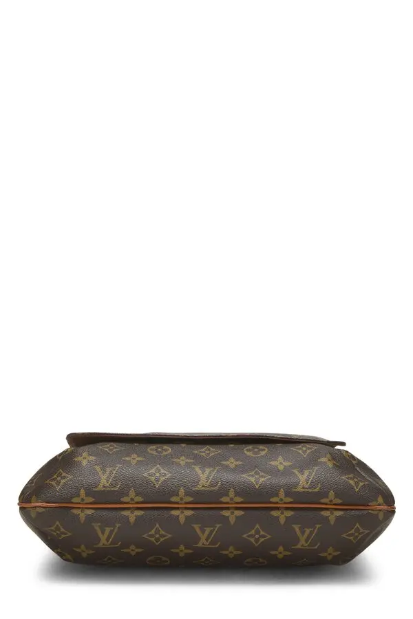 LOUIS VUITTON Monogram Canvas Musette