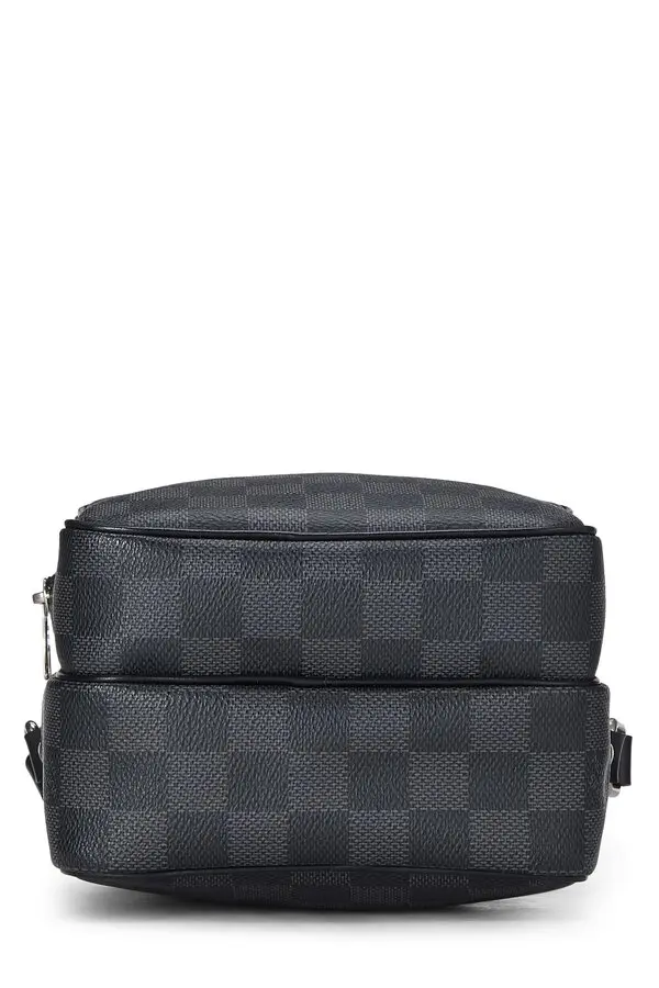LOUIS VUITTON Damier Graphite Rem Crossbody - Black