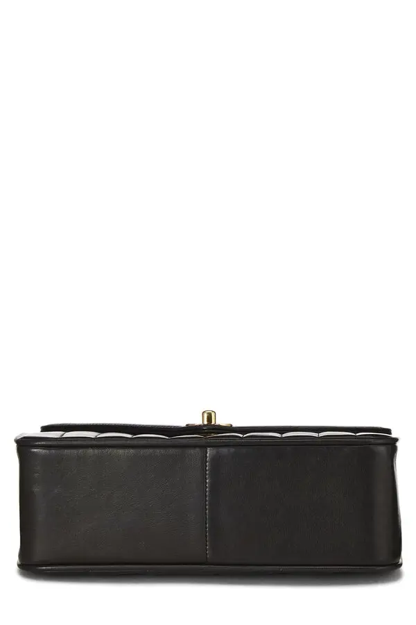 Chanel Chevron Lambskin Envelope Flap Bag - Black