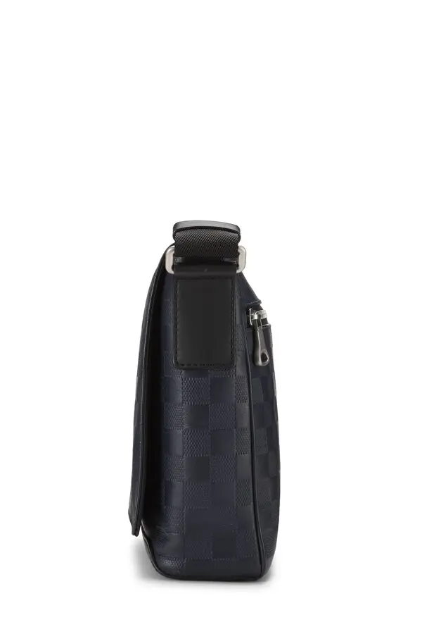 LOUIS VUITTON Damier Infini District Messenger