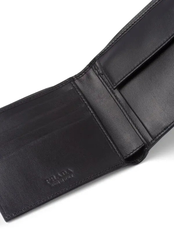 Prada Pebbled-texture Logo-plaque Wallet - Black