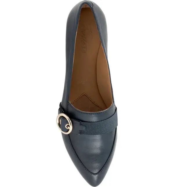 Trotters Emmett Pointed Toe Loafer - Navy