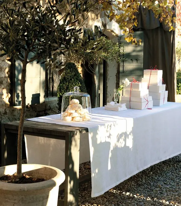 LE JACQUARD FRANÇAIS Tivoli Damask Tablecloth