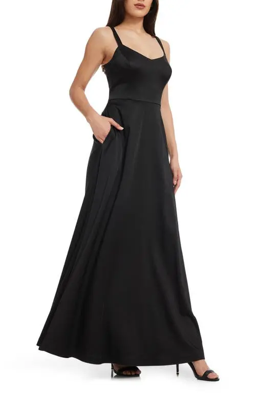 open lace back dress Melania Gown – Dress the Population