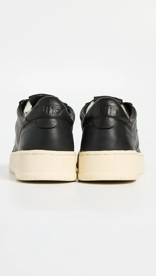 AUTRY Medalist Low Leather Sneakers - Black