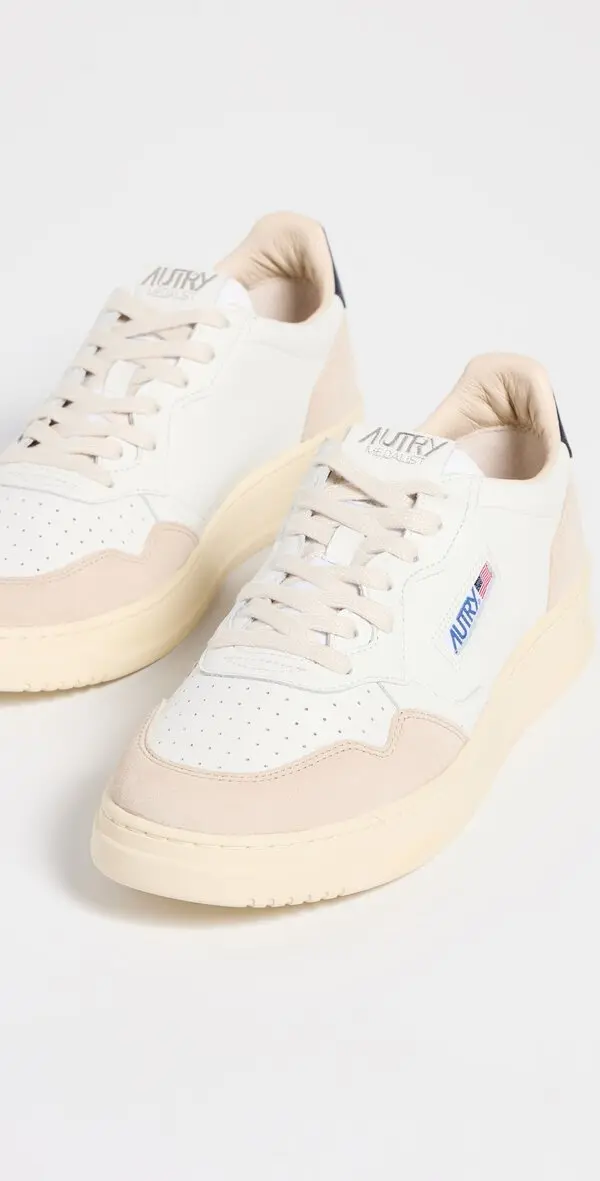 AUTRY Medalist Low Sneakers - Wht/blue