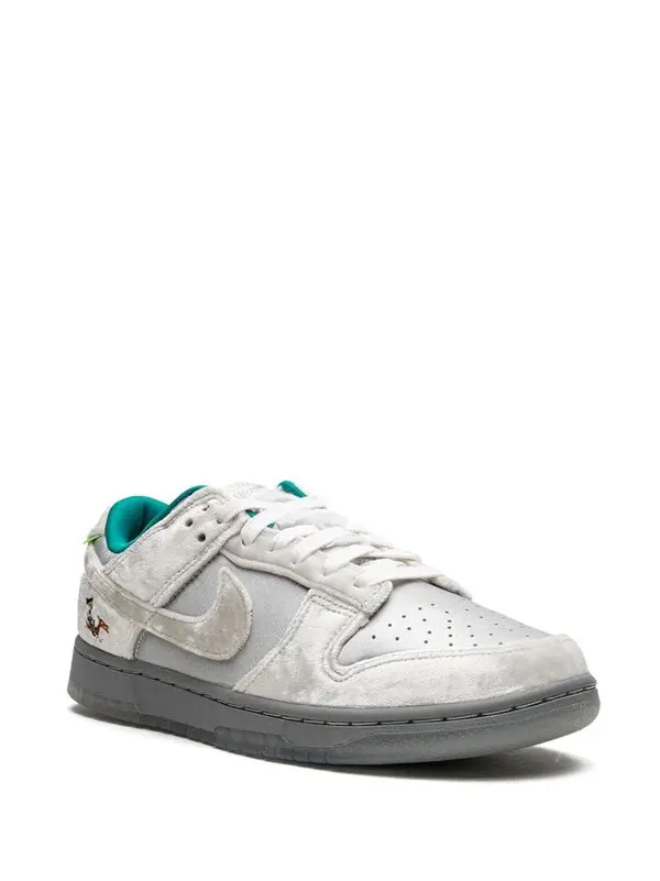 Nike Dunk Low Ice Sneakers - Grey