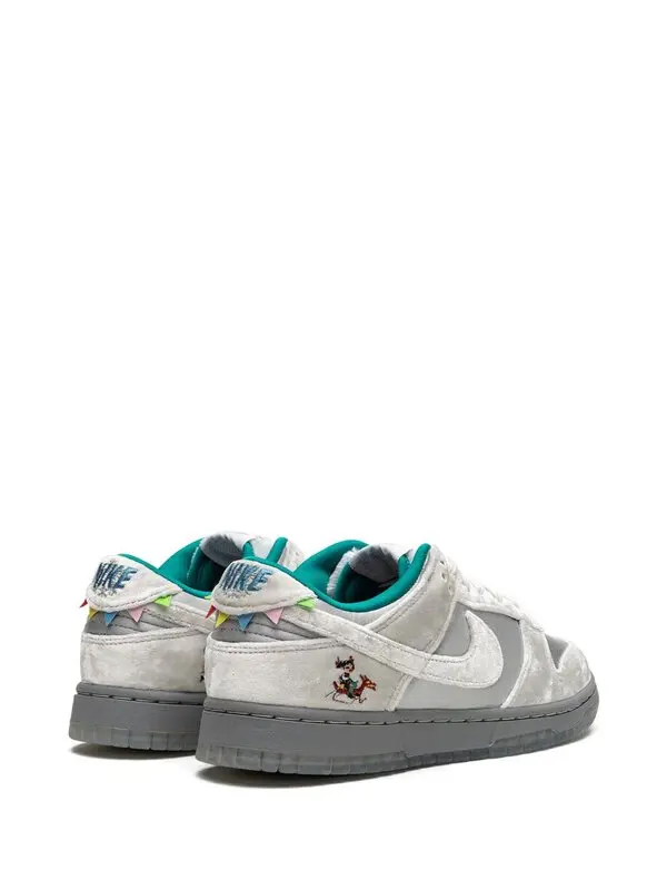 Nike Dunk Low Ice Sneakers - Grey