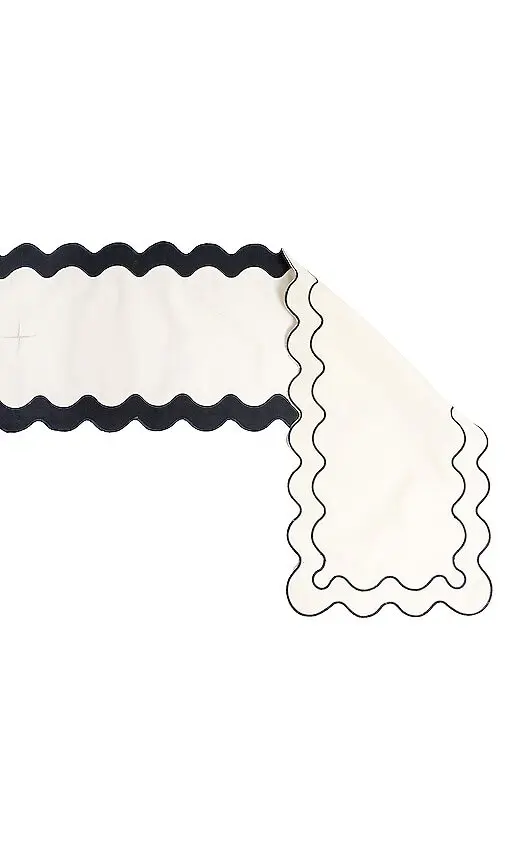 BUSINESS & PLEASURE Table Runner In In White