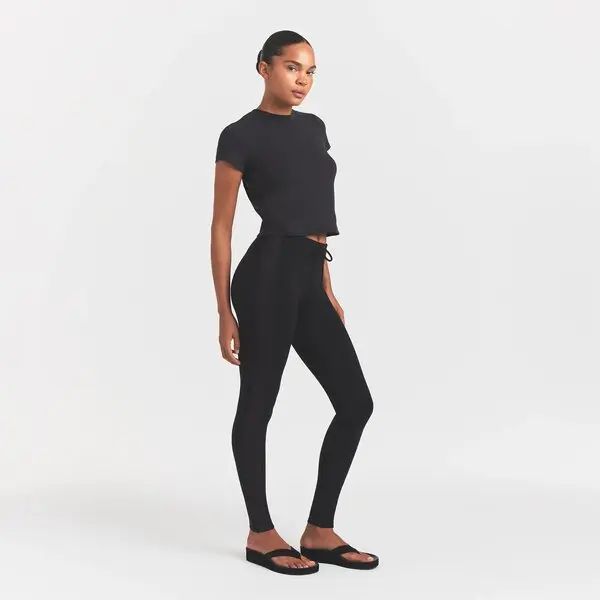 SKIMS High Waisted Legging | Black | | Outdoor - Onyx