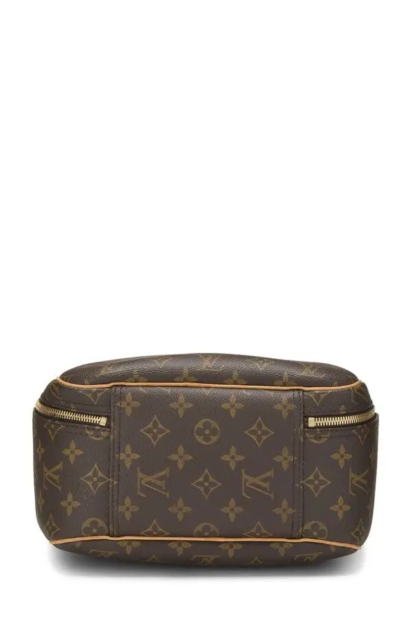 LOUIS VUITTON Monogram Excursion
