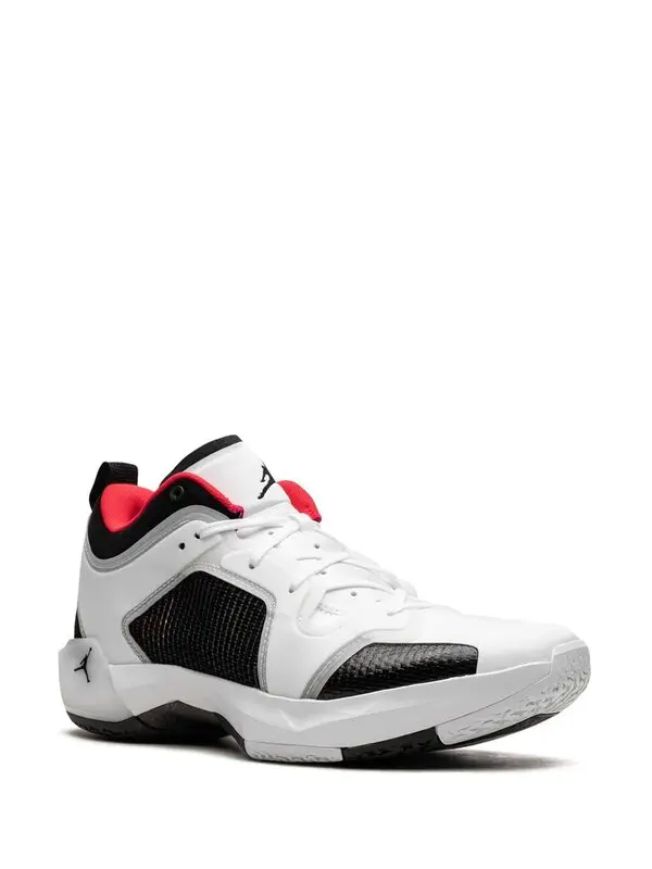 JORDAN Air 37 Low Sneakers