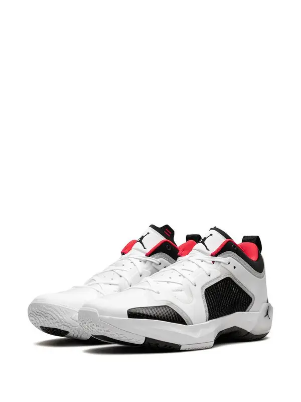 JORDAN Air 37 Low Sneakers