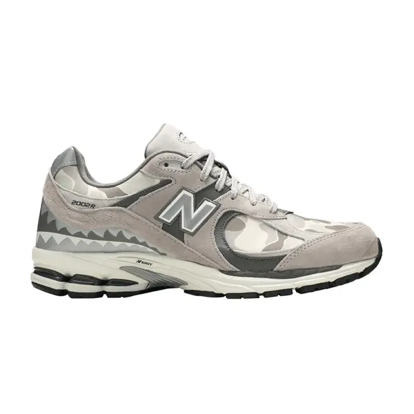 NEW BALANCE Bape X 2002r Sneakers - Grey