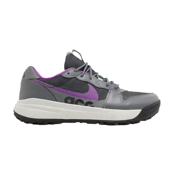 Nike Lowcate Sneakers