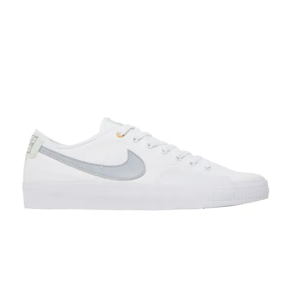 Nike Daan Van Der Linden X Blazer Court Sb Sneakers - White