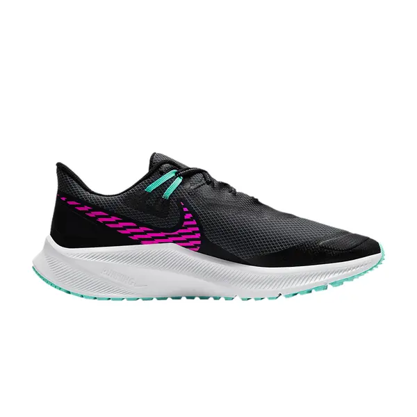 Nike Quest 3 Shield Sneakers