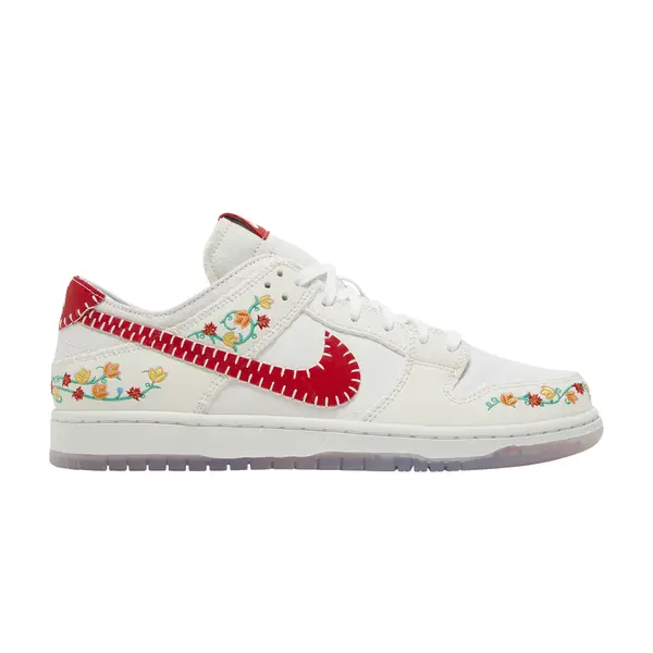 Nike Dunk Low Decon Sb N7 Sneakers - White
