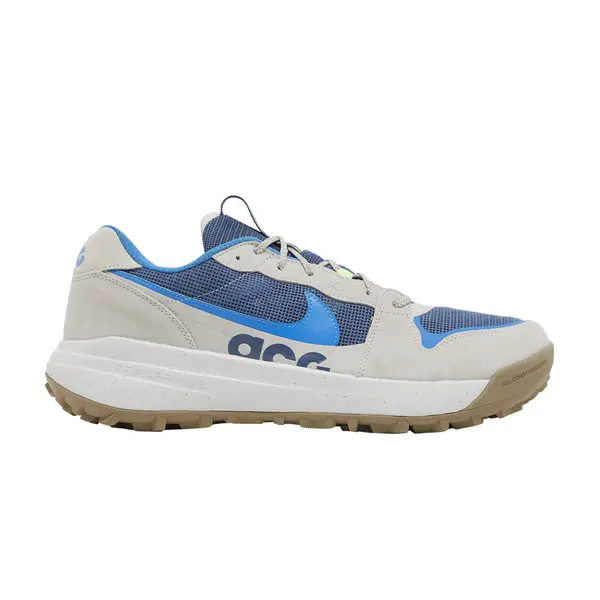 Nike Lowcate Sneakers