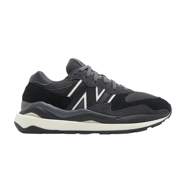 NEW BALANCE 57/40 Sneakers - Black
