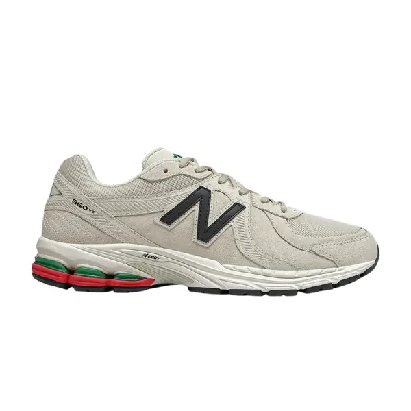 NEW BALANCE 860v2 Sneakers - Brown