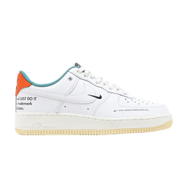 Nike Air Force 1 '07 Le Sneakers - White