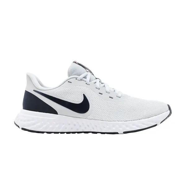 Nike Revolution 5