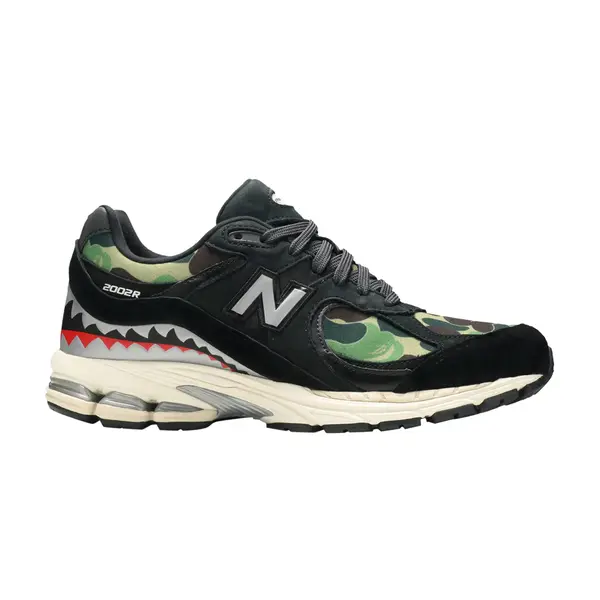 NEW BALANCE Bape X 2002r Sneakers - Black