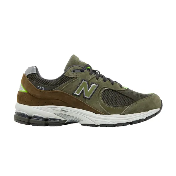 NEW BALANCE 2002 Sneakers - Green