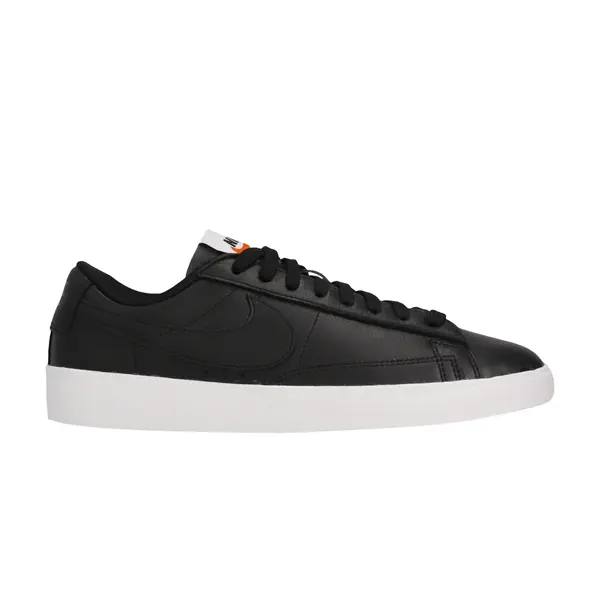 Nike Wmns Blazer Low Le Sneakers - Black