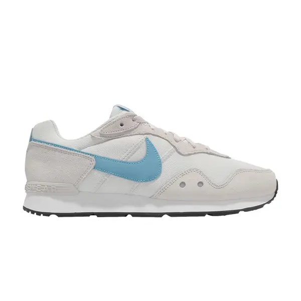 Nike Venture Runner Wide Sneakers - White