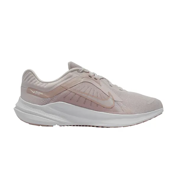 Nike Quest Sneakers