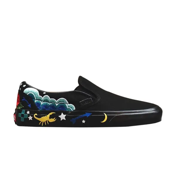 VANS Classic Slip-on Sneakers