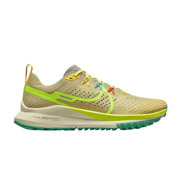 Nike React Pegasus Trail 4 Sneakers - Gold