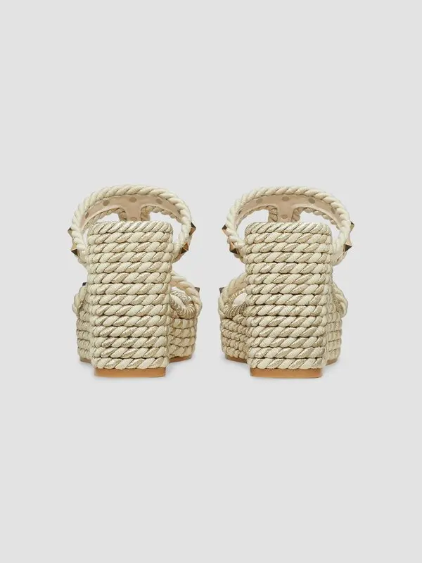 Valentino Garavani Rockstud Wedges In Calfskin - Light Ivory