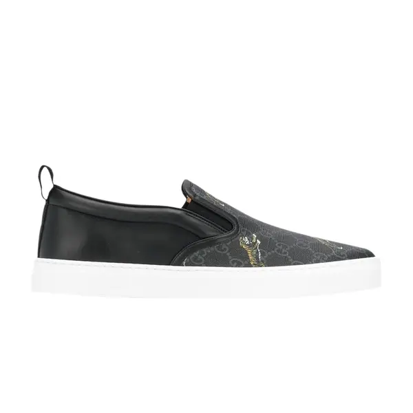 Gucci Gg Supreme 'tigers' Slip-on Sneakers - Black