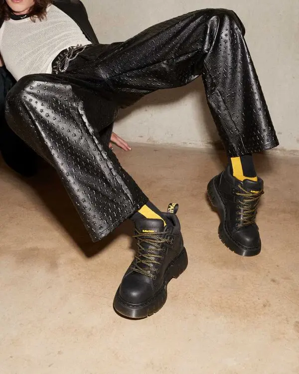 Dr. Martens Woodard Grizzly Leather Low Casual Boots In  display picture 1