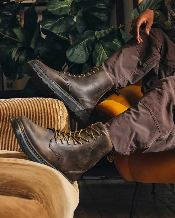 Dr. Martens Crewson Crazy Horse Leather Boots In Brown - 38  display picture 1