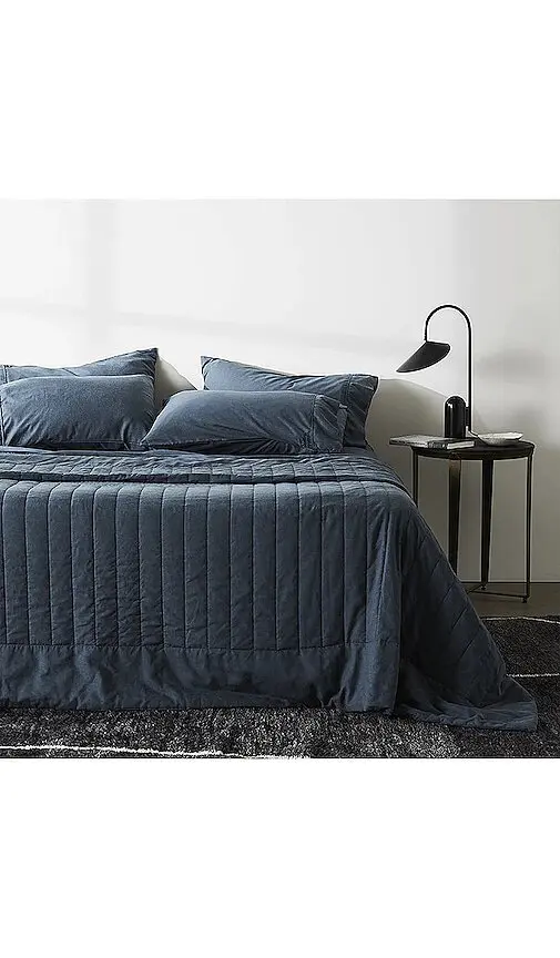 ETTITUDE King/cal King Linen+ Coverlet In Navy