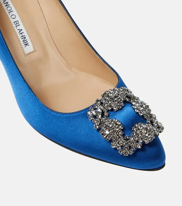 Manolo Blahnik Hangisi 90 Embellished Satin Pumps - Blue